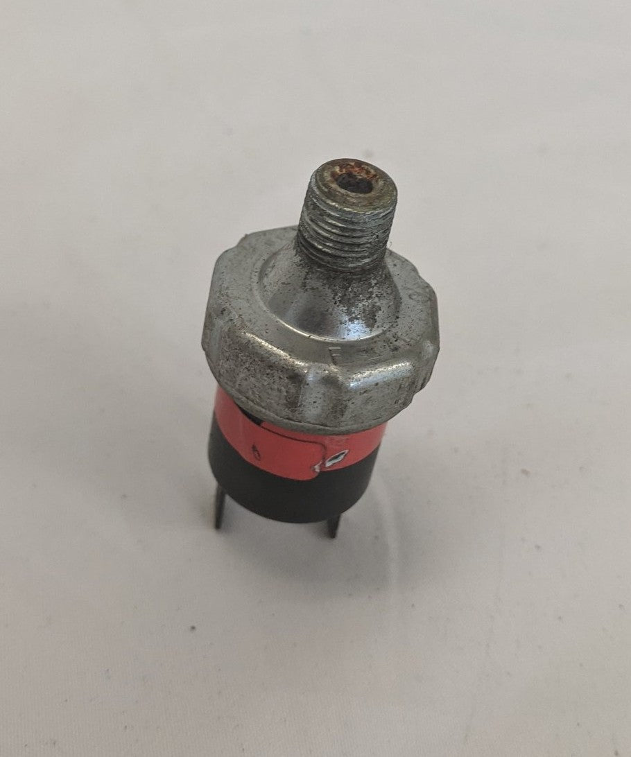 Freightliner Normally Open Air Pressure Cut-Off Switch - Used