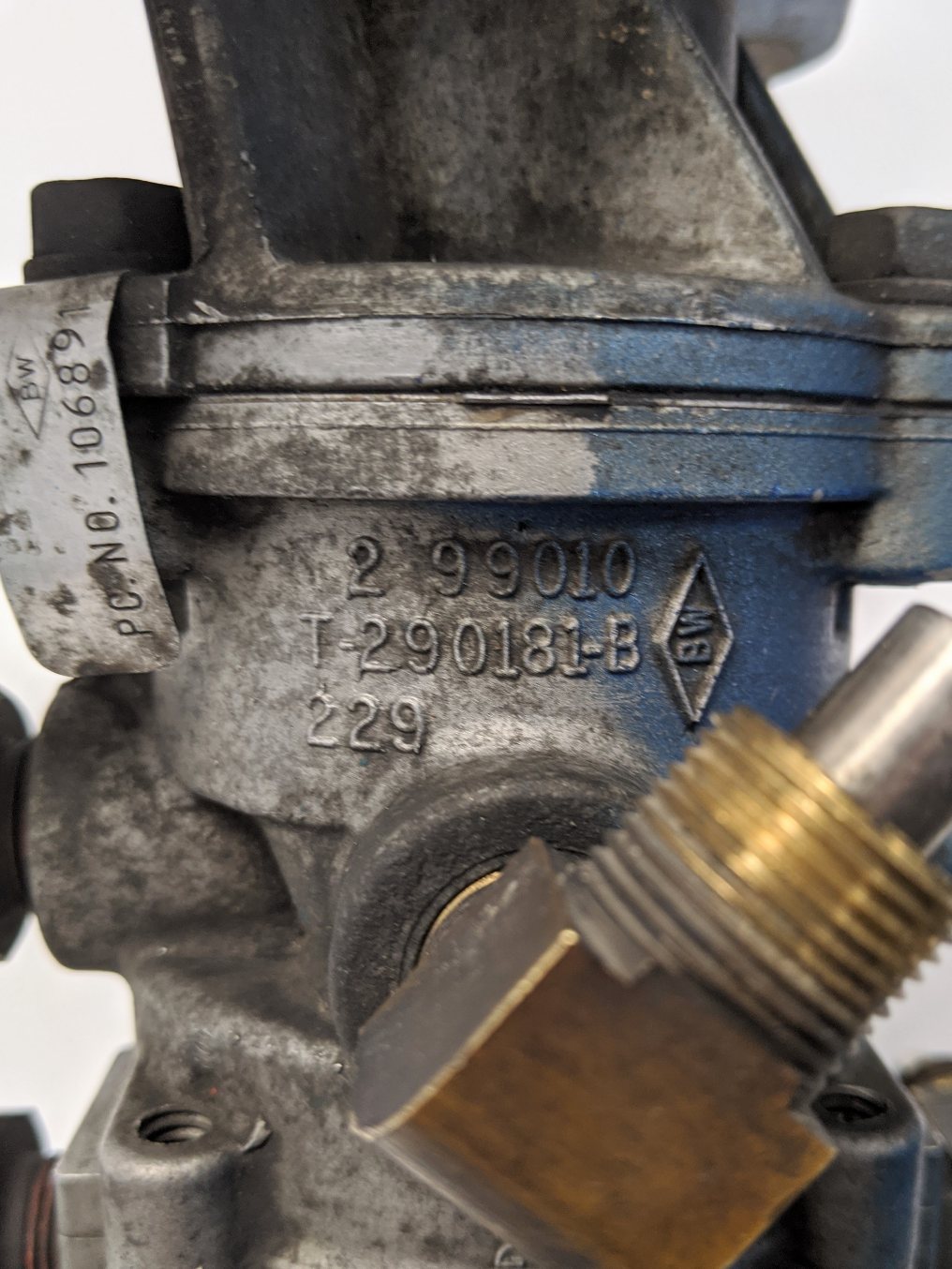 Used Bendix Foot E-6 Brake Valve Assembly - P/N 286171