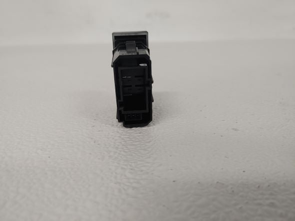 Freightliner Cascadia Mirror Heat Rocker Switch - P/N: A06-53782-002