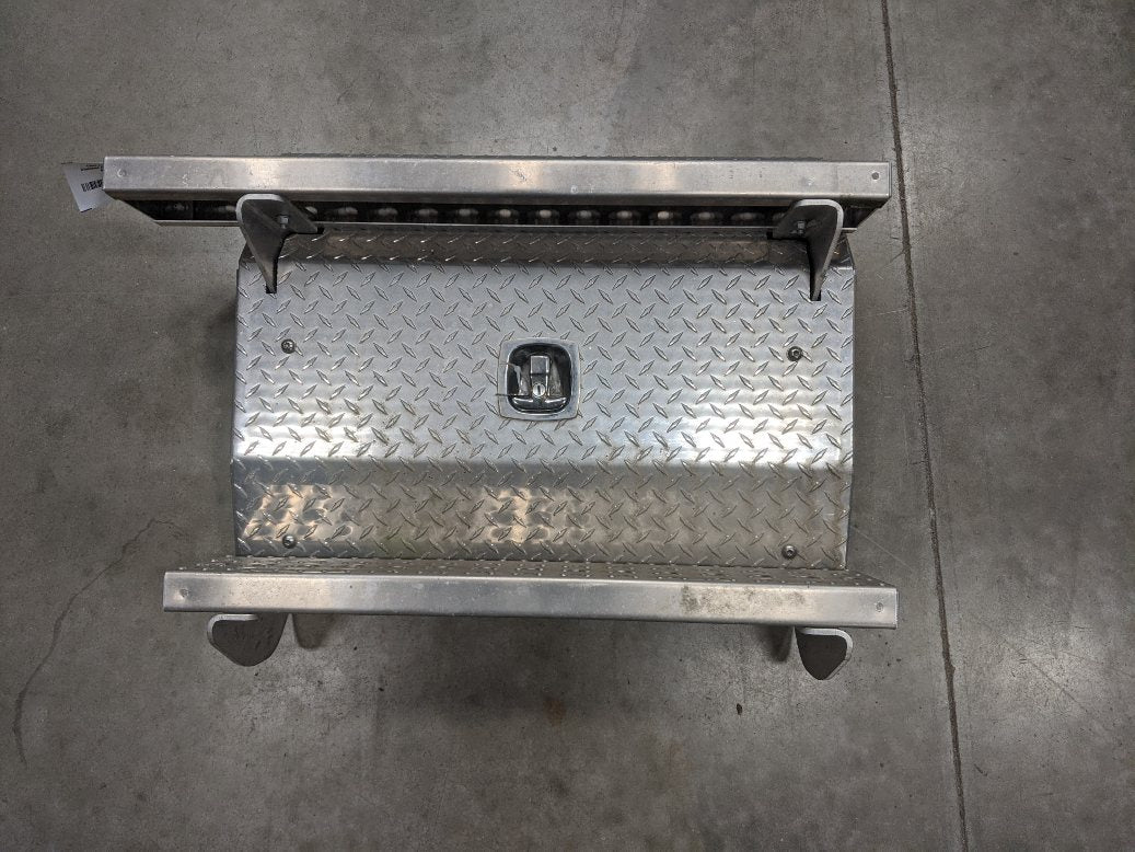 Freightliner 112 Diamond Plate ADR Battery Box Cover - A06-85113-010