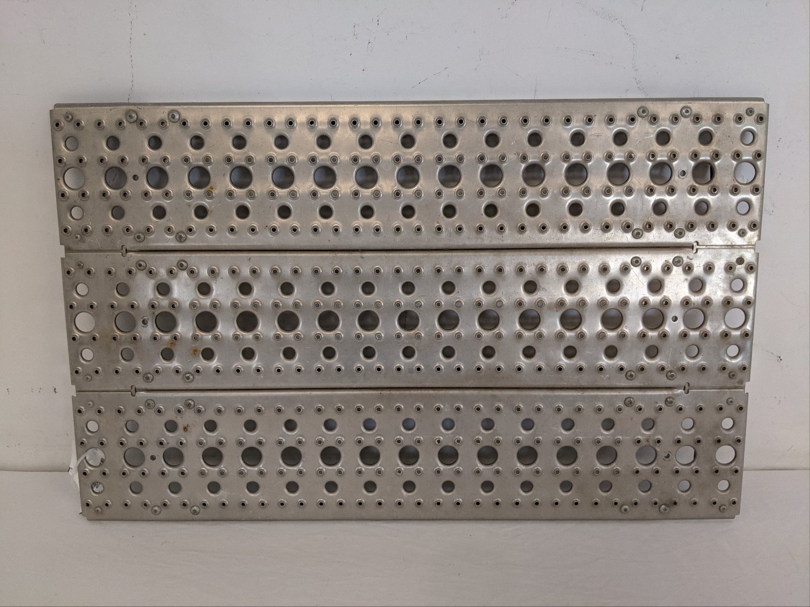 Freightliner 3 Tread Fixed 525 (22 5/8") Deck Plate - A22-59580-001