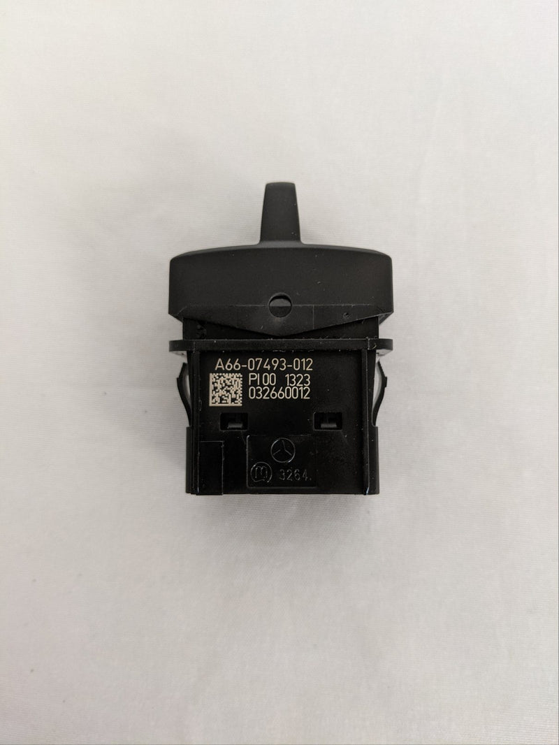 Freightliner Blank 13 Latch MSF Rocker Switch P/N: A66-07493-012