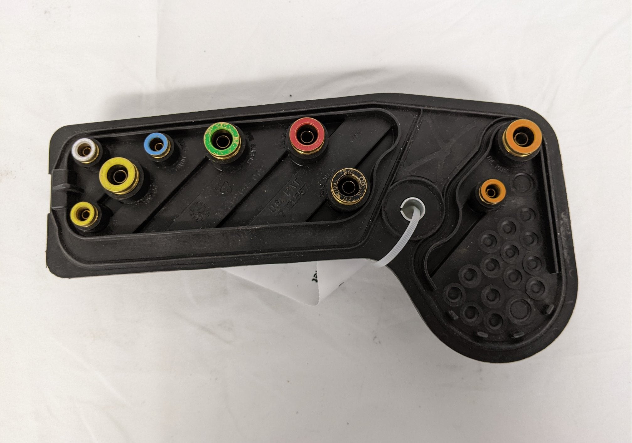 Freightliner Air Switch Manifold Pass Thru - P/N 12-26964-002