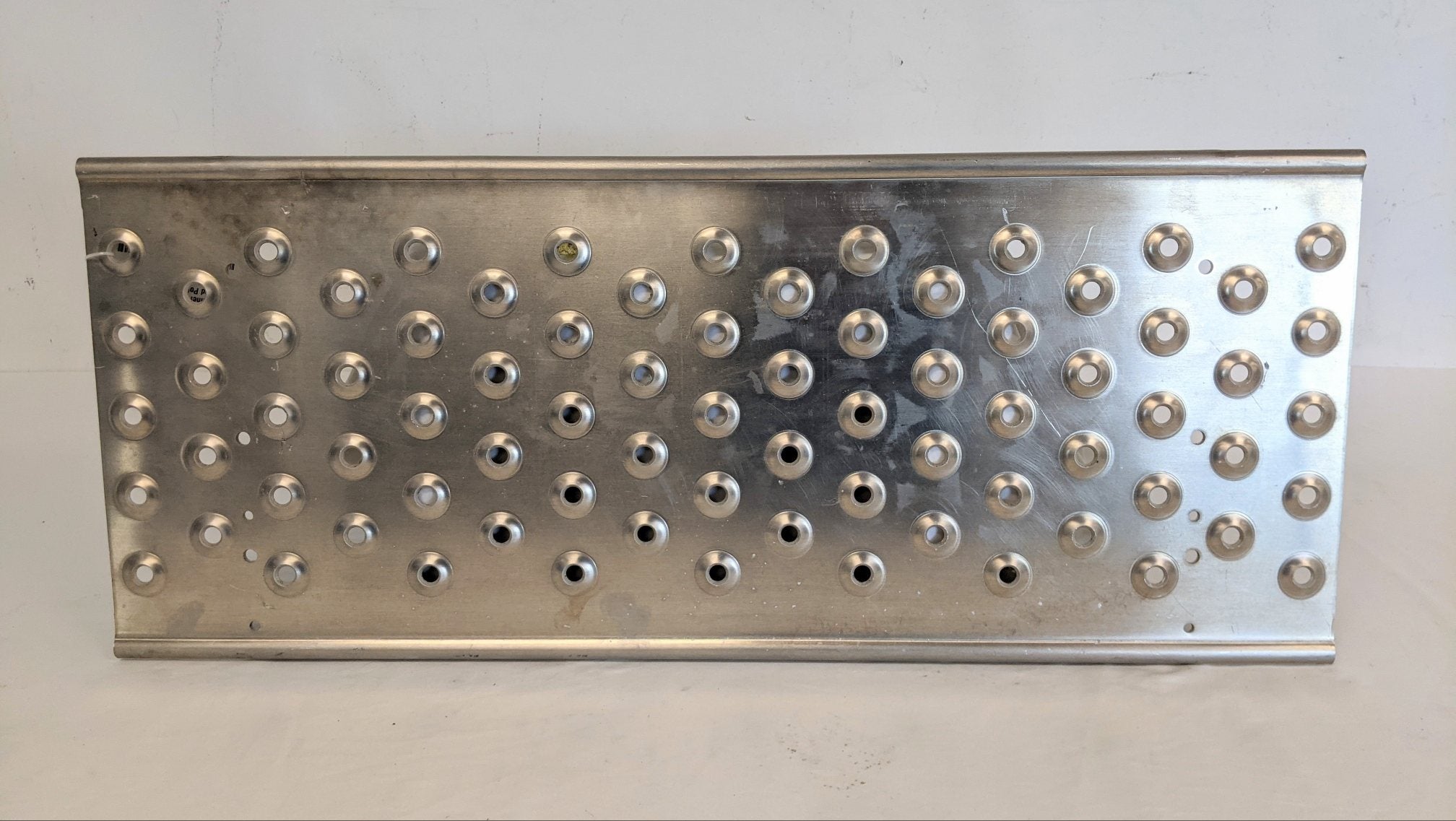 Freightliner 33 ½" x 13 ¾" Fixed Tread Deck Plate - P/N A22-69379-002
