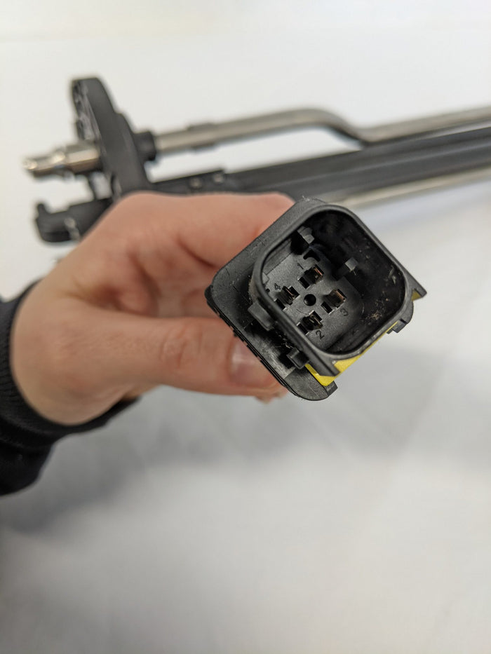 Freightliner OEM Cummins 6 Bolt DEF Tank SSI Header - P/N 04-31354-004