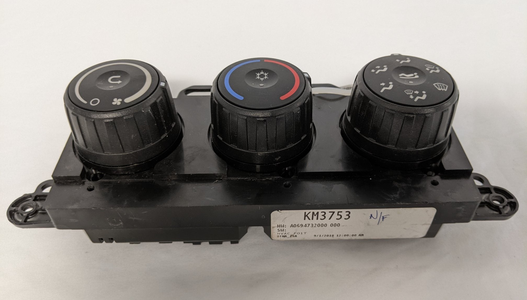 MAHLE Sleeper Main HVAC Temperature Control - P/N A22-73671-000