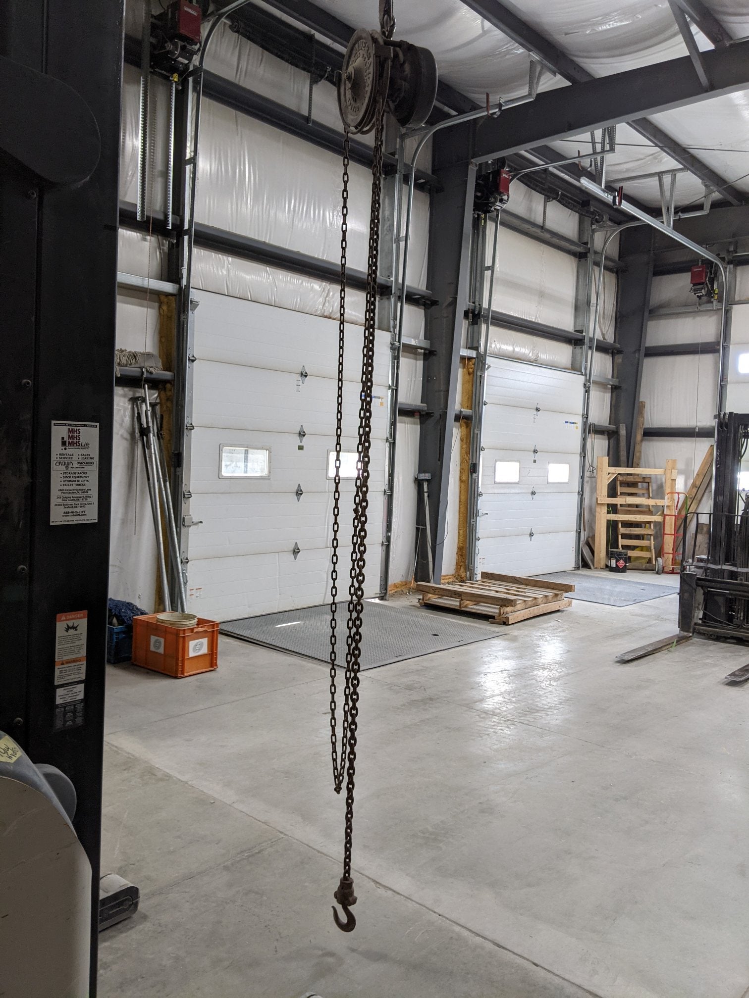 Used Spur Geared Block Universal 1 Ton Chain Fall w/ 9' Lift Chain