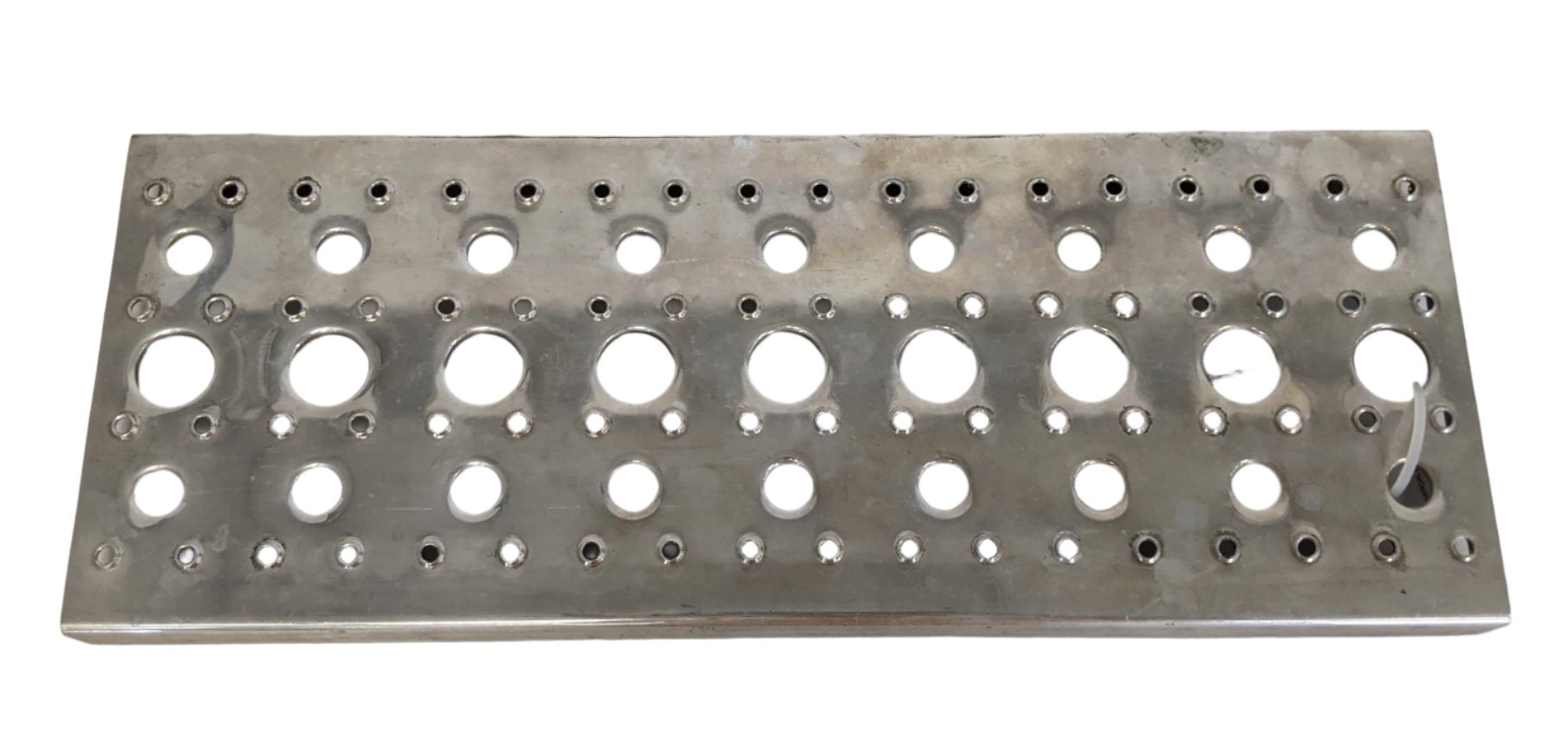 Freightliner 18" x 6 3/4" POL BOC Tool Box Tread Step - 22-67671-000