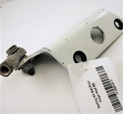 STERLING RH BRKT-PIVOT HINGE HOOD M2 - P/N 17-16530-001