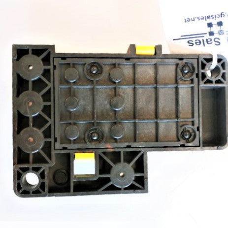 Damaged Freightliner AUX PNDB Box With Cutoff Switch - P/N A66-03713-0