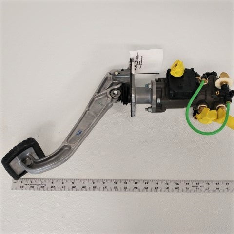 Used Freightliner M2 Brake Pedal Assembly - P/N: A12-29584-000