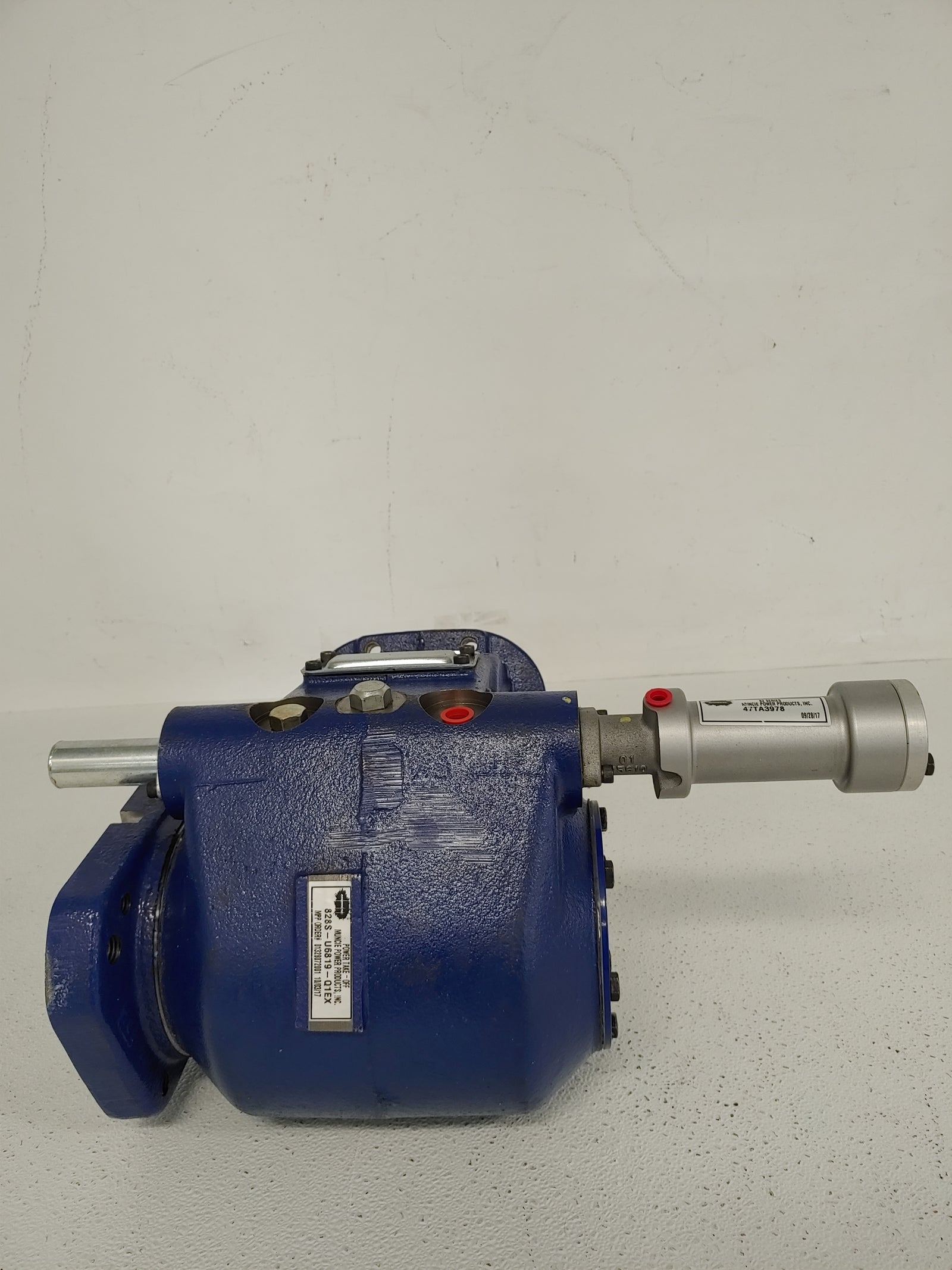 Muncie 82 Series Power Take-Off (PTO) Assembly - P/N 828S-U6819-Q1EX