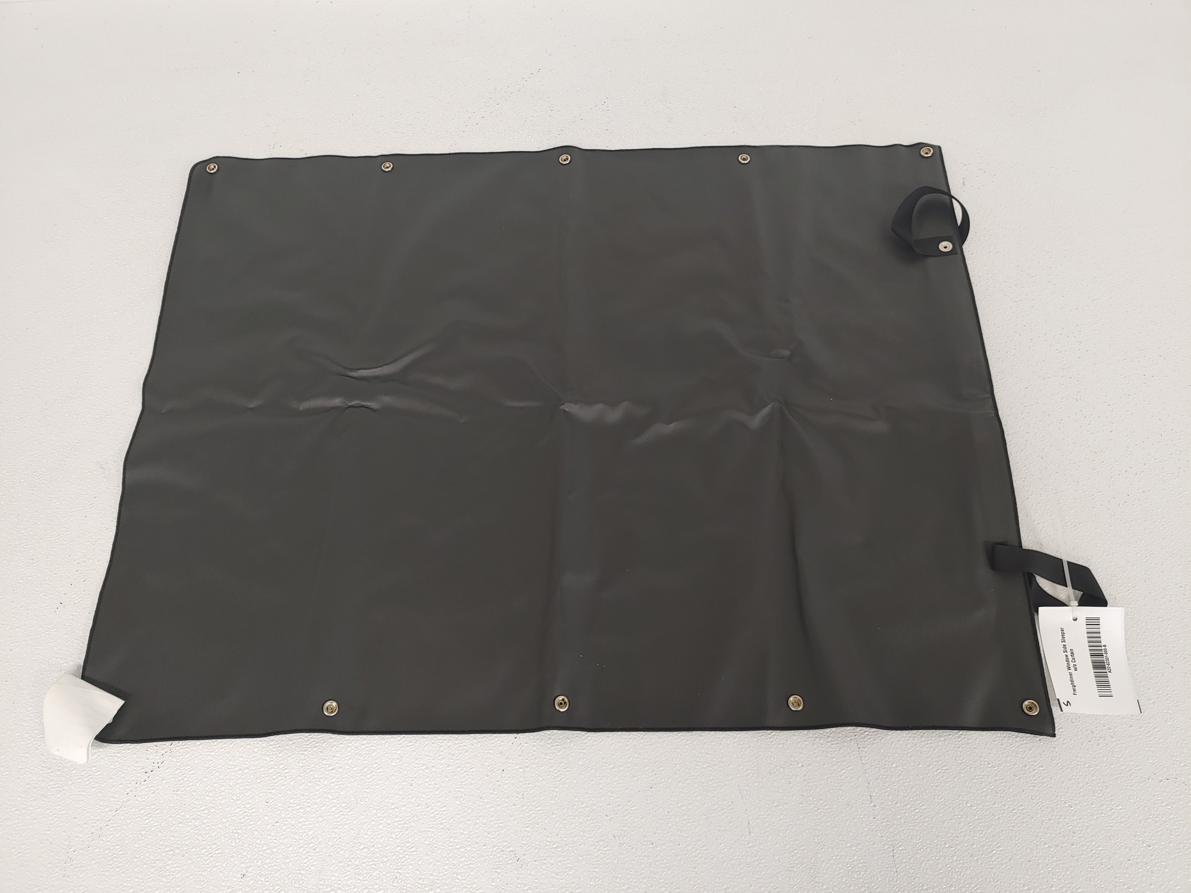 Freightliner Window Side Sleeper w/o Curtain - P/N A22-62331-000