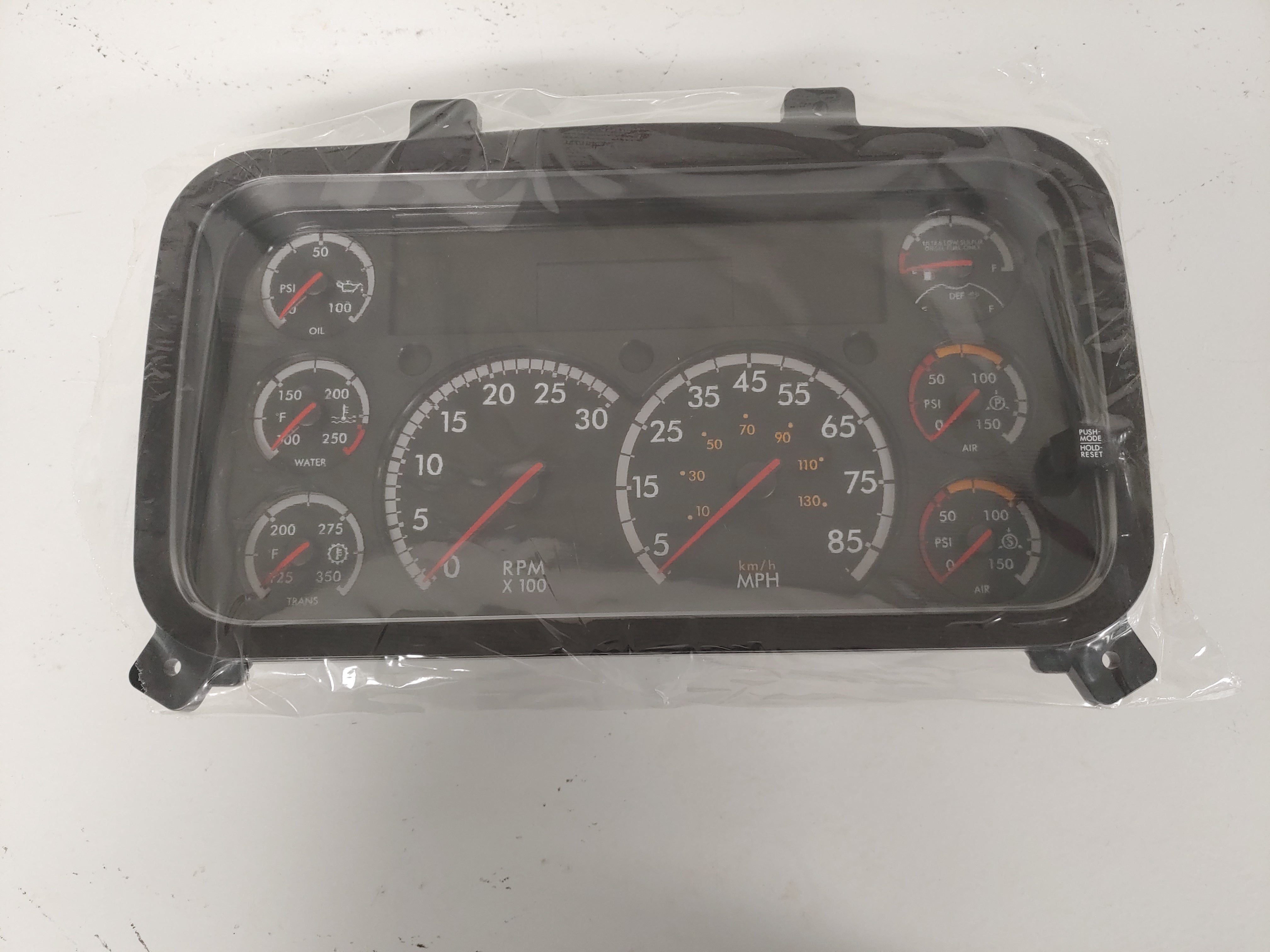 Freightliner US ICU3S Speedometer & Tach Cluster - P/N A22-77153-017