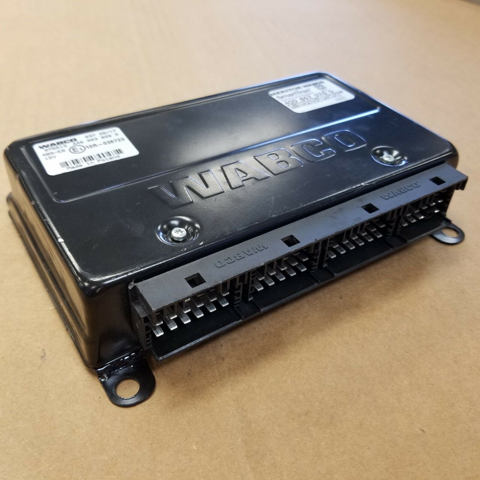 Wabco SmartTrac Stability Control Systems ECU - P/N: 400 867 076 0