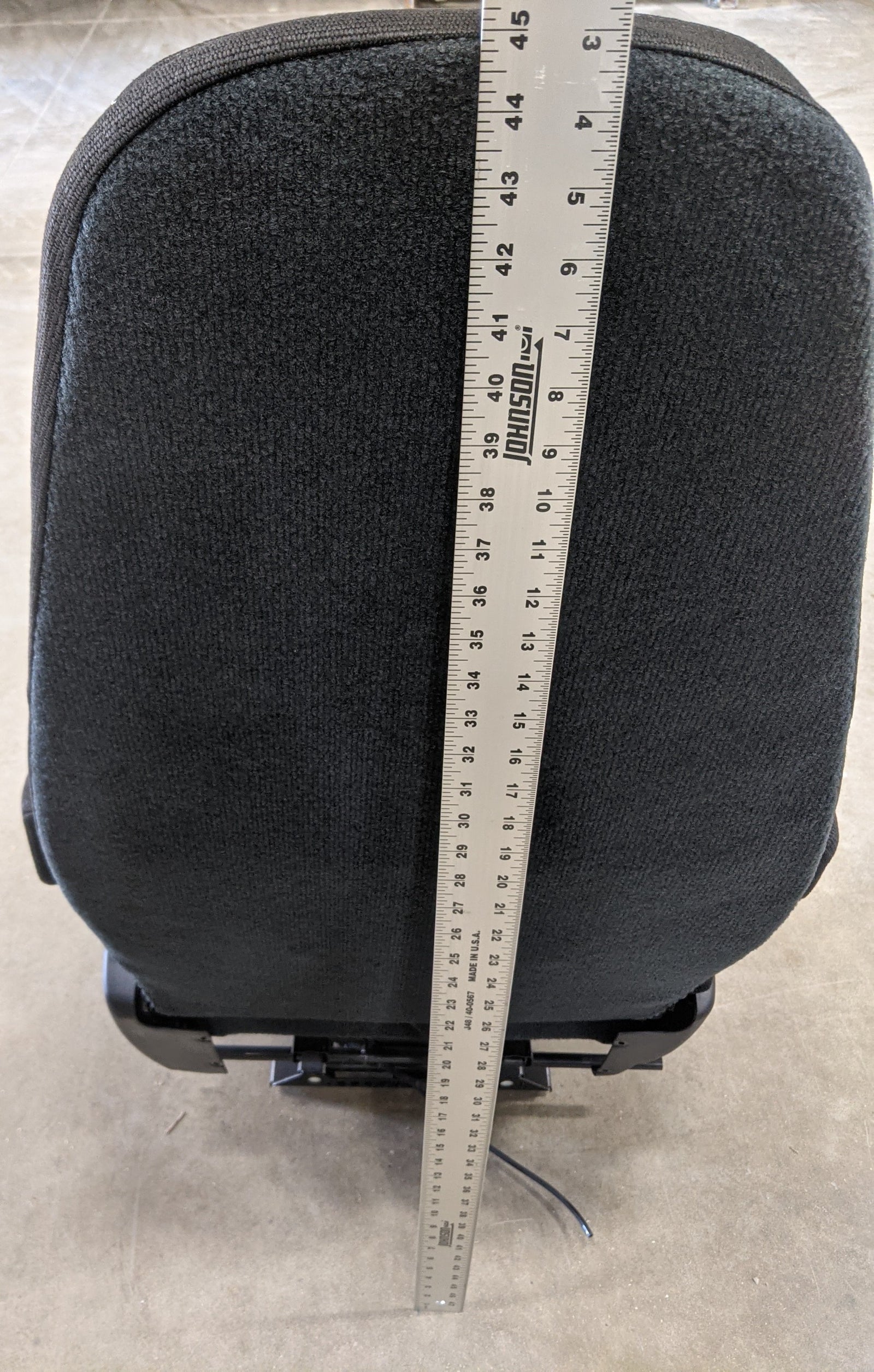 Freightliner Gray & Black Air Ride Driver Seat - P/N: C27-00099-301